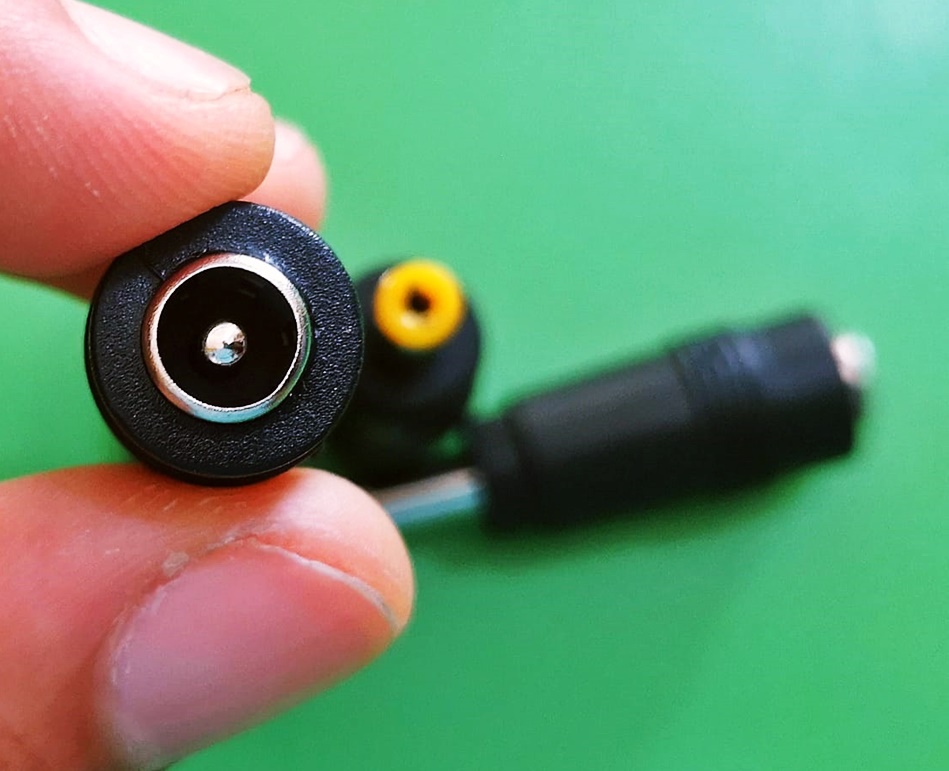 PLUG ADAPTADOR LAPTOP 5.5X2.1MM 4.8X1.7MM.jf – TJ ELECTRONICA ...